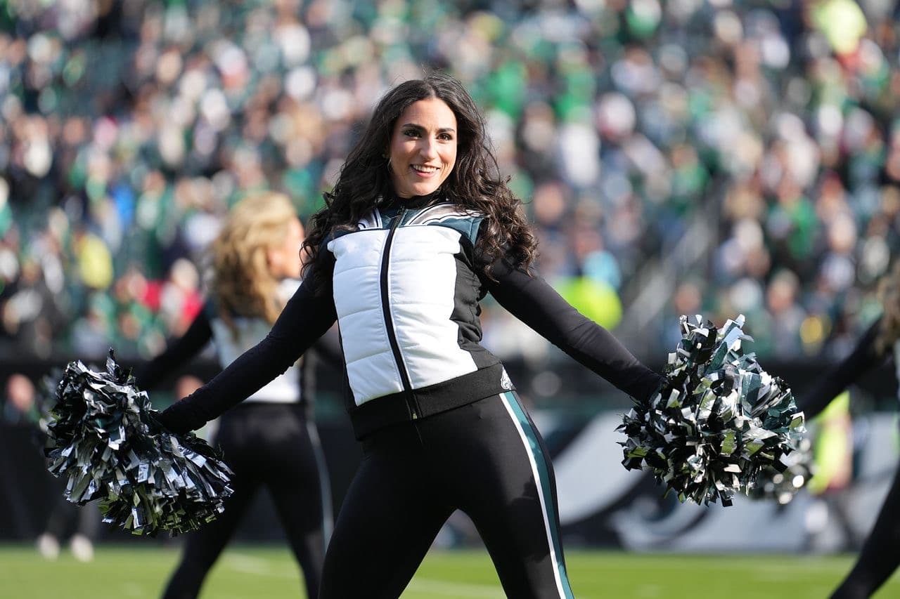 Eagles' Elana Horowitz is bringing her Jewish pride to NFL cheerleading
